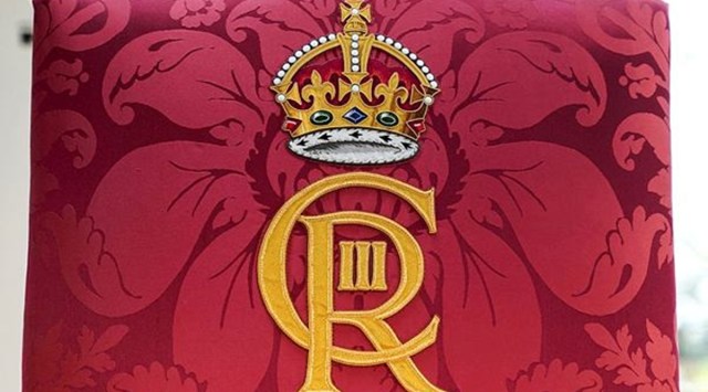 King Charles III to use recycled King George VI’s chair for coronation ...