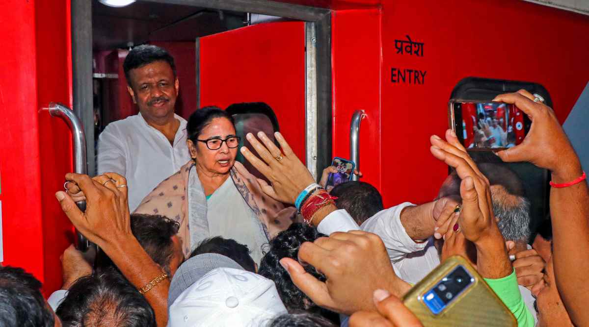 Mamata sets out on three-day Malda tour | Kolkata News - The Indian Express