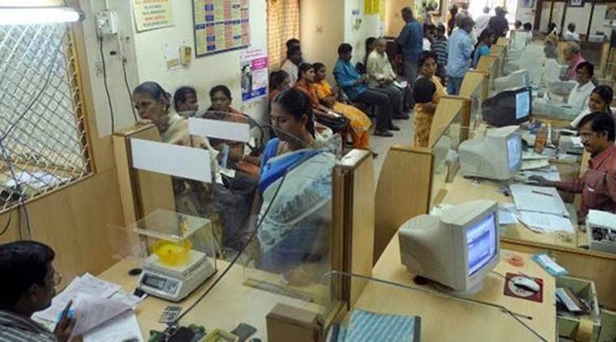 No rush, queues outside Mumbai bank branches even as exchange of Rs ...