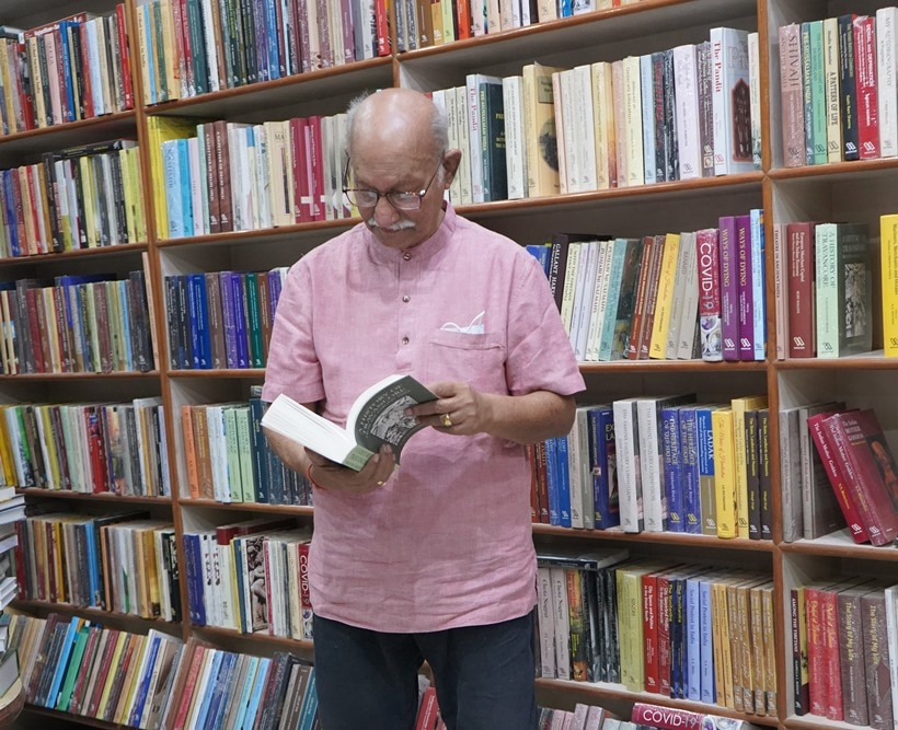 Ramesh Chandra Jain, owner of Manohar Publishers in Daryaganj, passes ...