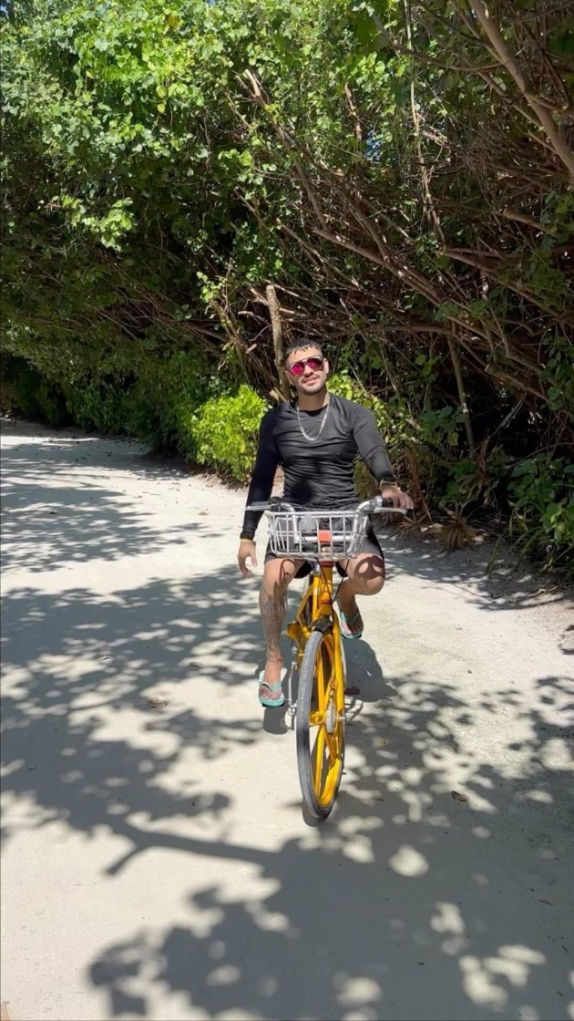 Kunal Kemmu rings in 40th birthday with Soha Ali Khan, daughter Inaaya ...