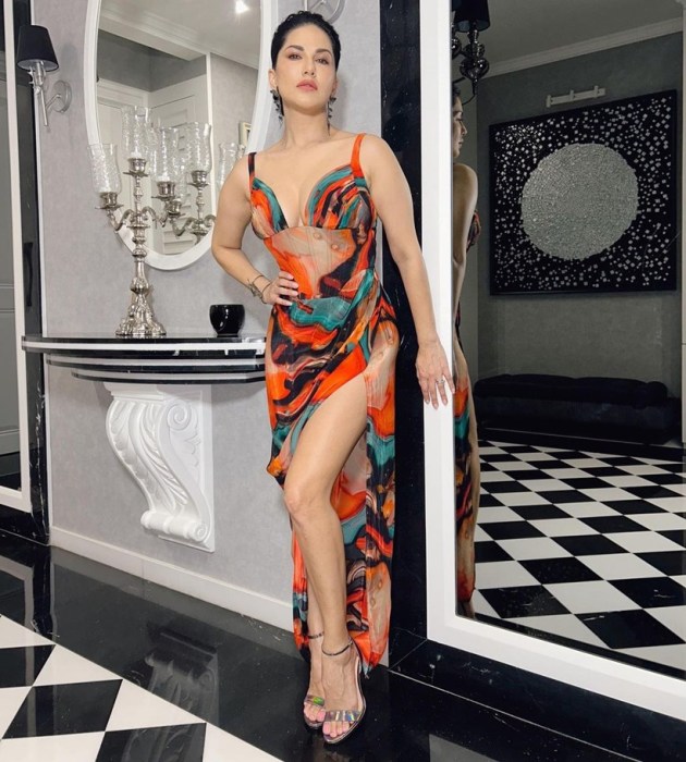 Flashback Friday: Thigh-high slits, power dressing seem to be on celeb ...