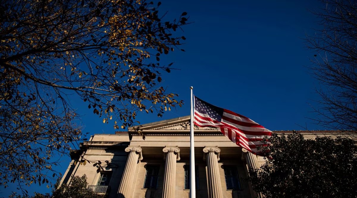 US charges Apple ex-employee for trying to steal technology, fleeing to ...