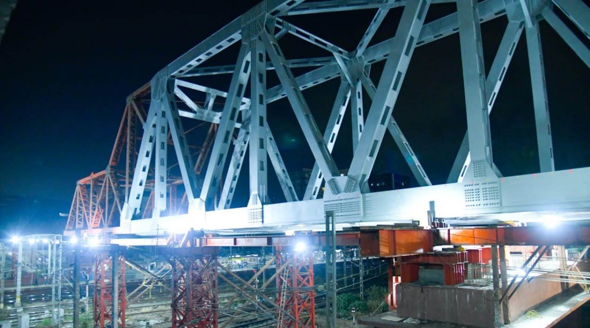 BMC installs first girder of Vidyavihar ROB, project to be completed in ...