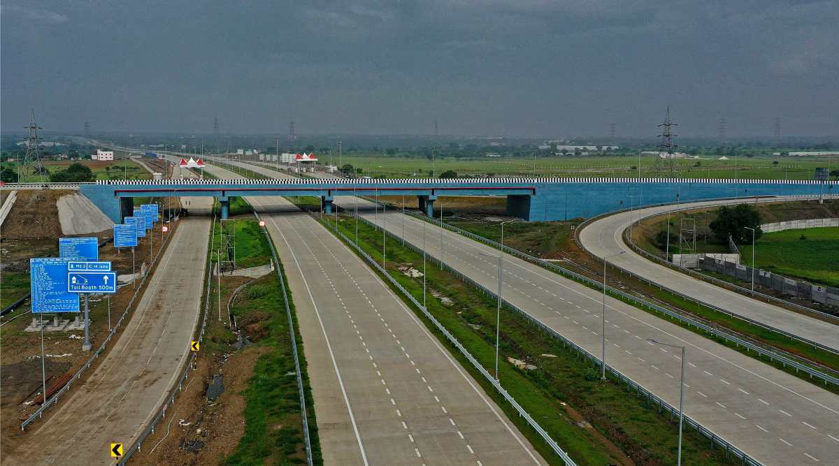 Maha: 4 dead, 4 injured as car hits Samruddhi Expressway divider in ...