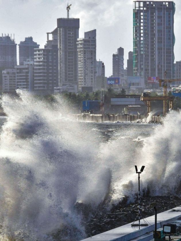 Mumbai sees high tides, heavy showers due to Cyclone Biparjoy | India ...