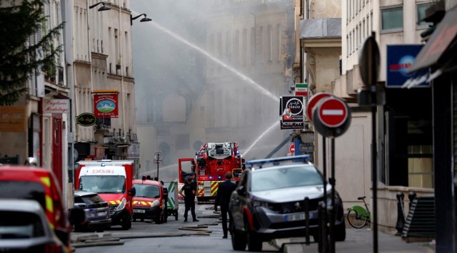 Paris fire: At least 37 hurt, sniffer dogs pick up scent under rubble ...