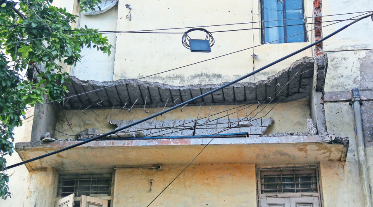 Dariyapur balcony collapse: FIR yet to be registered; victim’s kin ...