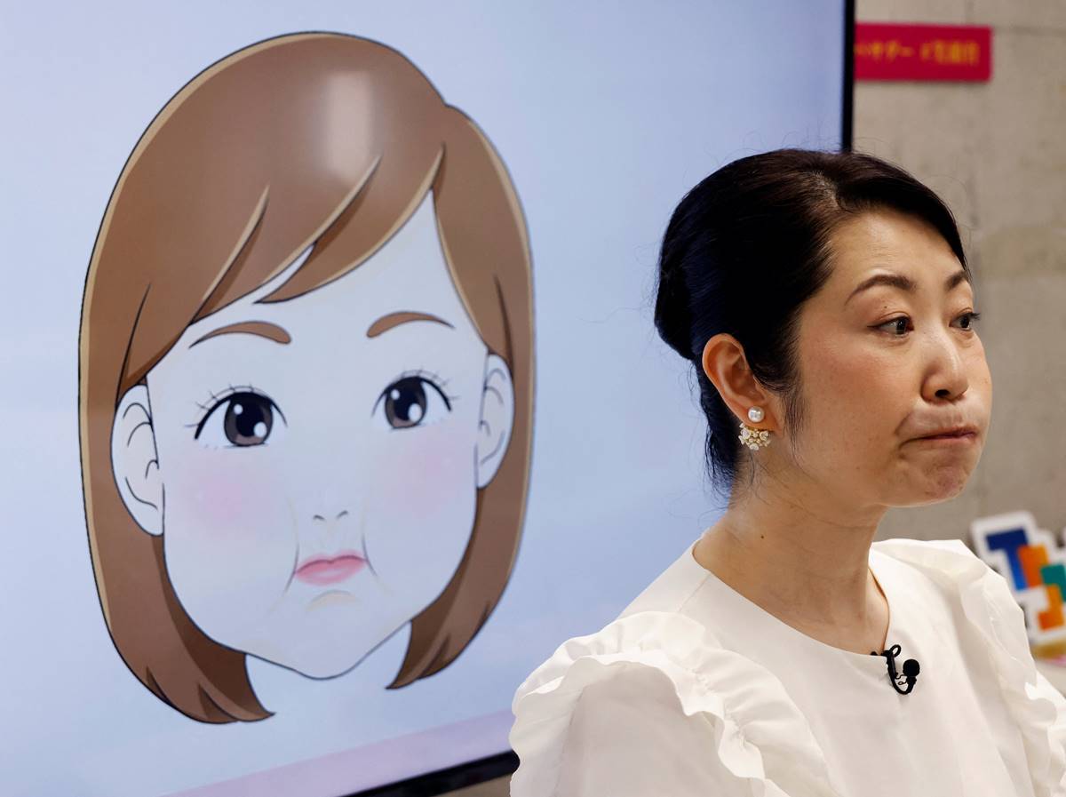 Japanese get trained in ‘Hollywood’ smiles as masks slowly come off ...