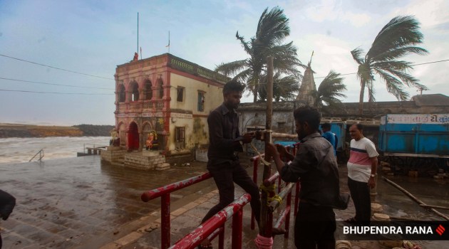 Cyclone Biparjoy: Landfall in Gujarat today; over 74,000 evacuated ...