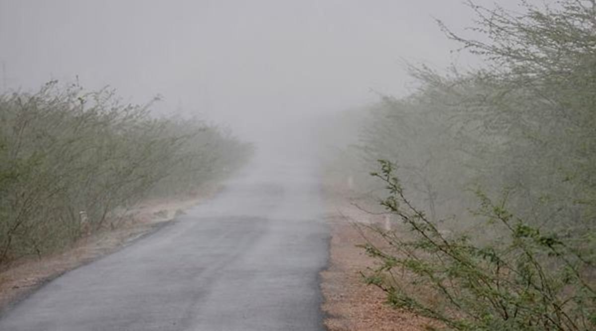 Wind velocity picks up at Jakhau harbour, Kutch waits for cyclone ...
