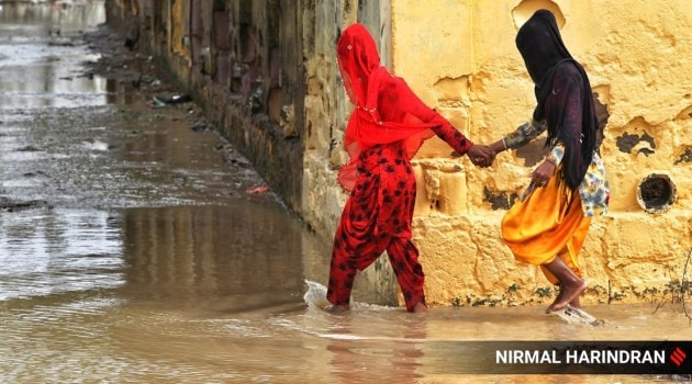 Cyclone Biparjoy: Landfall in Gujarat today; over 74,000 evacuated ...