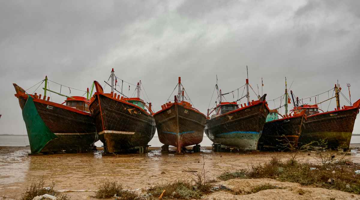 Cyclone Biparjoy: IMD issues red alert for Saurashtra, Kutch coasts ...