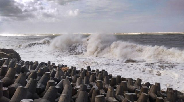 Cyclone Biparjoy: Pakistani authorities begin evacuation of low-lying ...