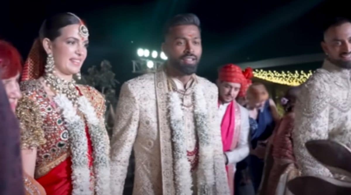 Hardik Pandya offers to pay Rs 5 lakh to get his shoes back at his ...