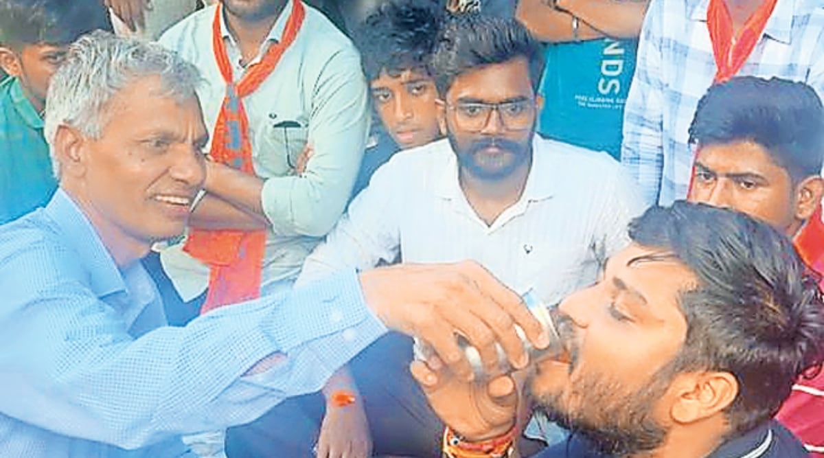 SPPU exam woes: ABVP activists end 3-day fast after VC agrees to ...