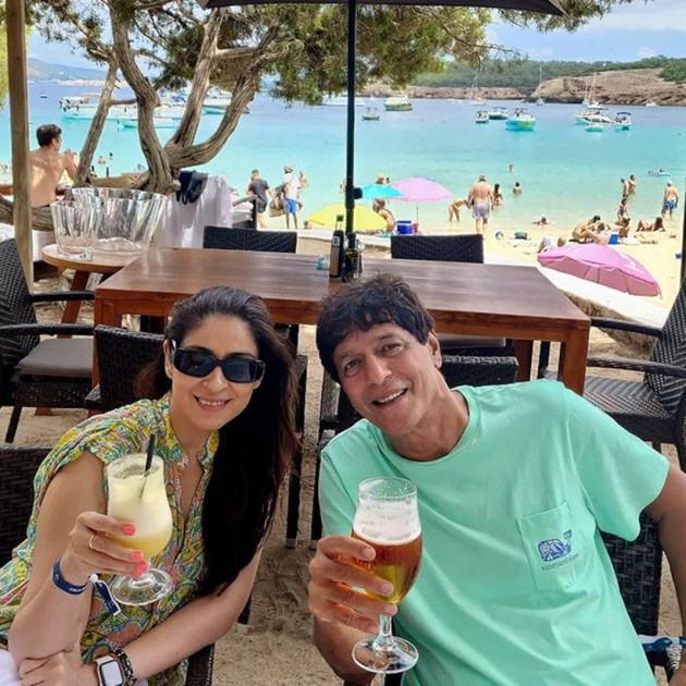 Ananya Panday Chunky Pandey Dine With Karisma Kapoors Ex Husband Sunjay Kapur And His Fam