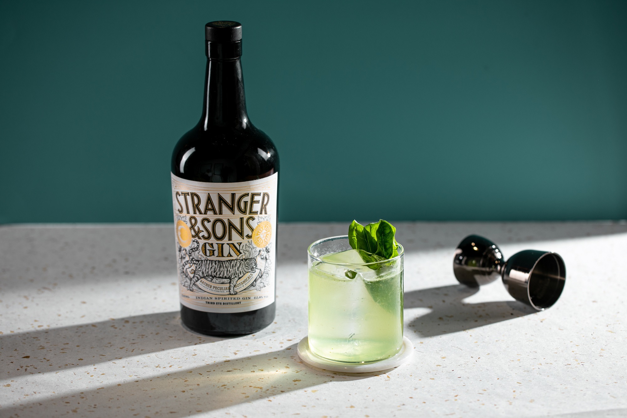 Zodiac Mixology: Discover Your Perfect Cocktail Match