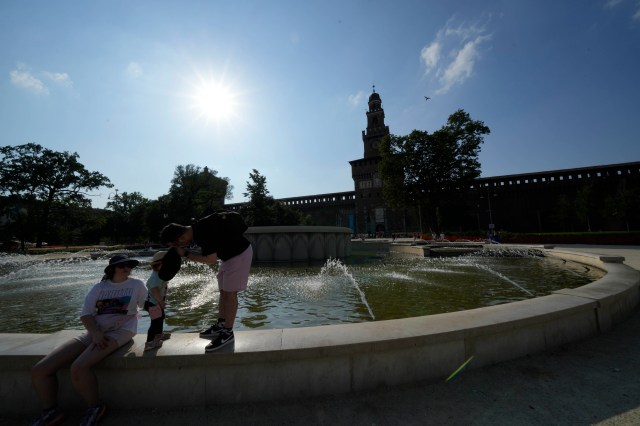 ‘Heat storm’ stretches into southern Europe, health alerts issued ...