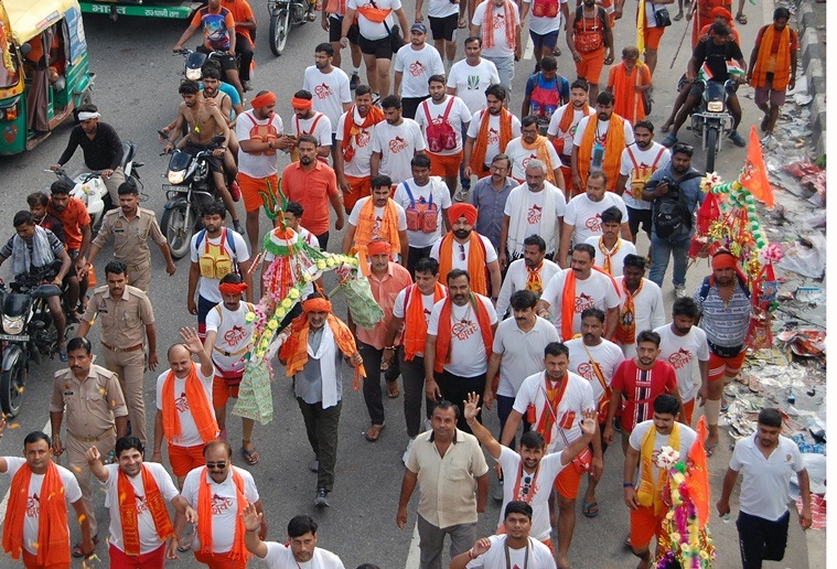 On the slow lane to 2024, Union MoS Sanjeev Balyan discovers the kanwar ...