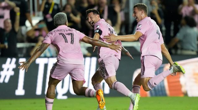 Lionel Messi scores dramatic game-winning goal in his Inter Miami debut ...