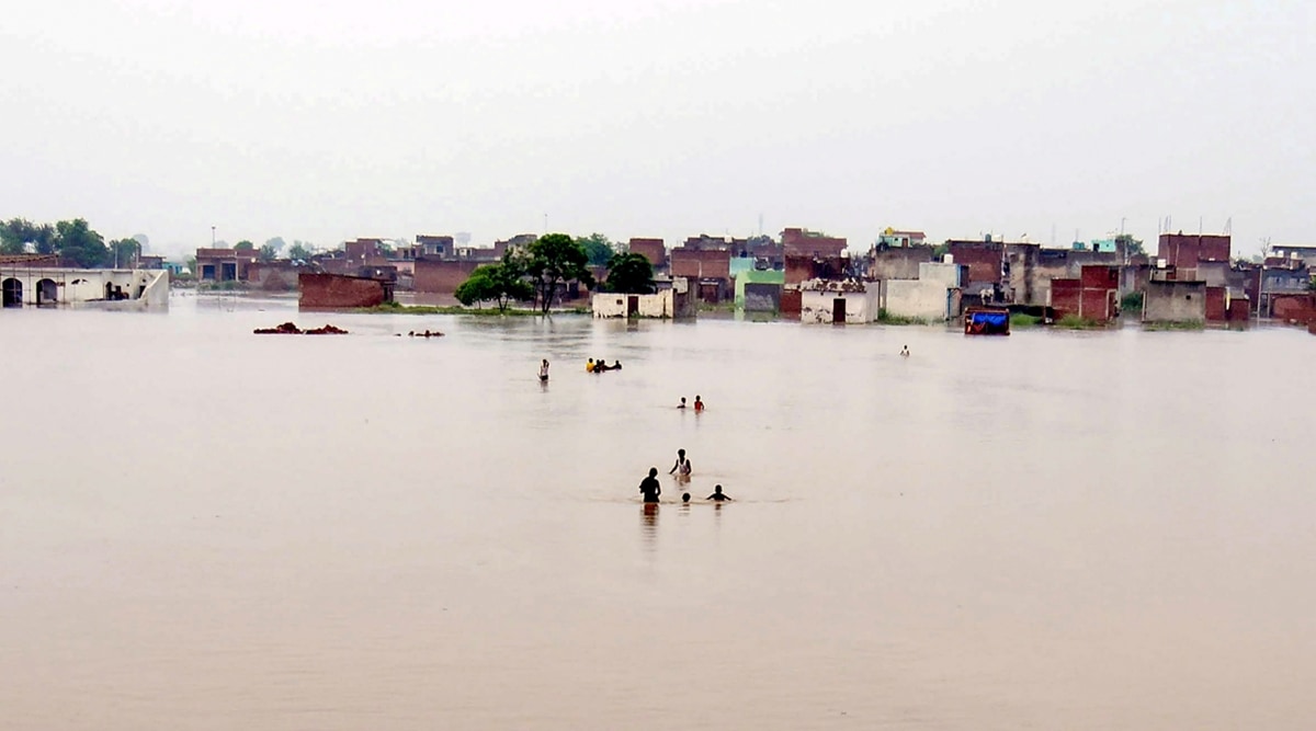 5 villages in Loni flooded: 24 hrs on, no respite for residents | Delhi ...
