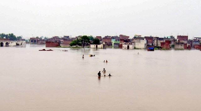 5 villages in Loni flooded: 24 hrs on, no respite for residents | Delhi ...