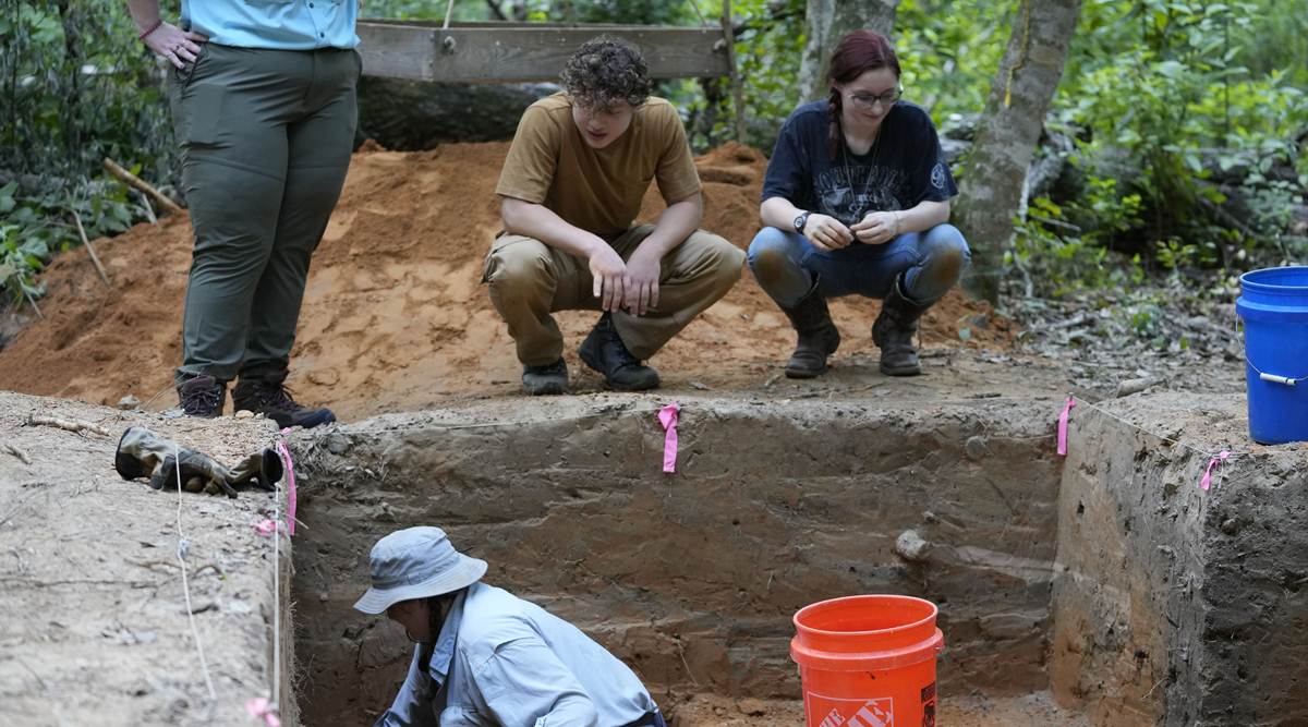 Archaeologists in Louisiana save artifacts 12,000 years old from ...
