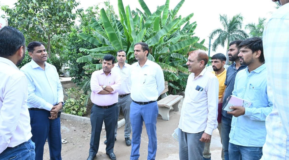 Gurgaon civic body official inspects C&D waste plant | Delhi News - The Indian Express