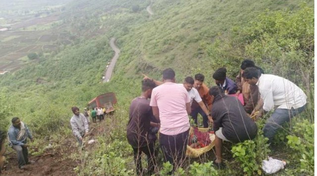 Woman dies, 22 others injured as bus falls into gorge in Nashik | Mumbai News - The Indian Express