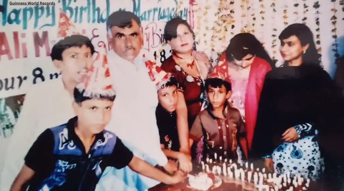 All nine members of this Pakistani family share birthday | Trending ...