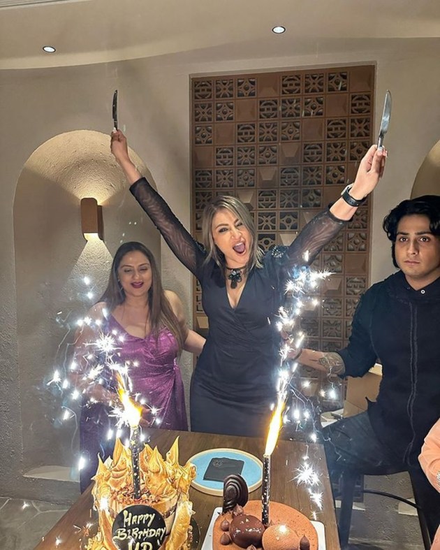 Urvashi Dholakia turns 44 ‘surrounded by a beautiful family, and the ...