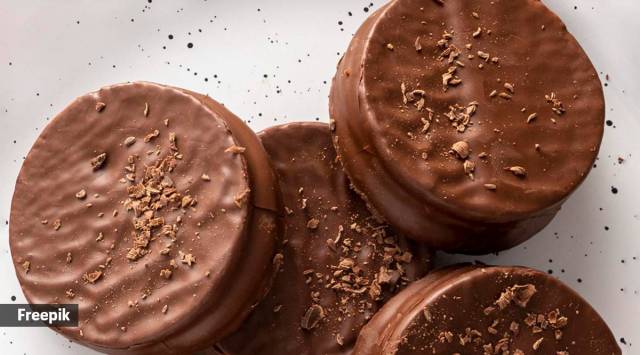 Try these delicious and healthy 5-ingredient chocolate jam bites | Food ...