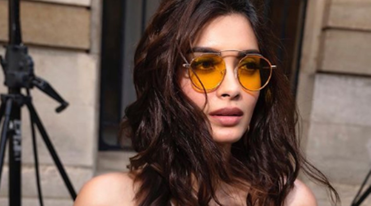 When Diana Penty sported chic street style look at Paris Fashion Week ...