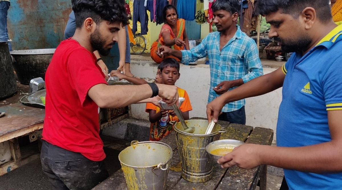 People come forward with food, help for flood-hit families | Delhi News ... People come forward with food, help for flood-hit families | Delhi News ...
