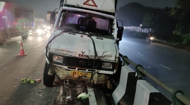 4, including 3 kids, die as canter truck rams car parked on Gurgaon ...