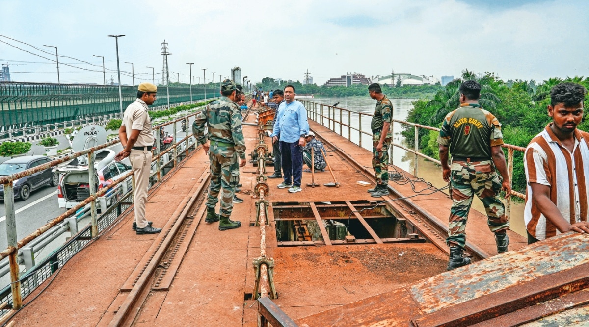 Delhi and Haryana spar over maintenance of ITO barrage | Delhi News ...