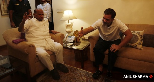 Amid NCP crisis, Rahul Gandhi meets Sharad Pawar to extend support ... Amid NCP crisis, Rahul Gandhi meets Sharad Pawar to extend support ...