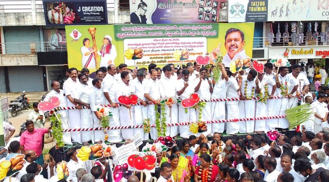 AIADMK blames TN govt for not being able to control prices of tomatoes ...