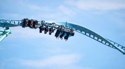 Roller Coaster Stuck Rollercoaster Riders Left Dangling Upside Down