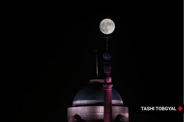 Once-in-a-decade super blue moon wonders luna lovers | India News News ...
