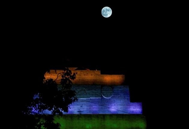 Once-in-a-decade super blue moon wonders luna lovers | India News News ...