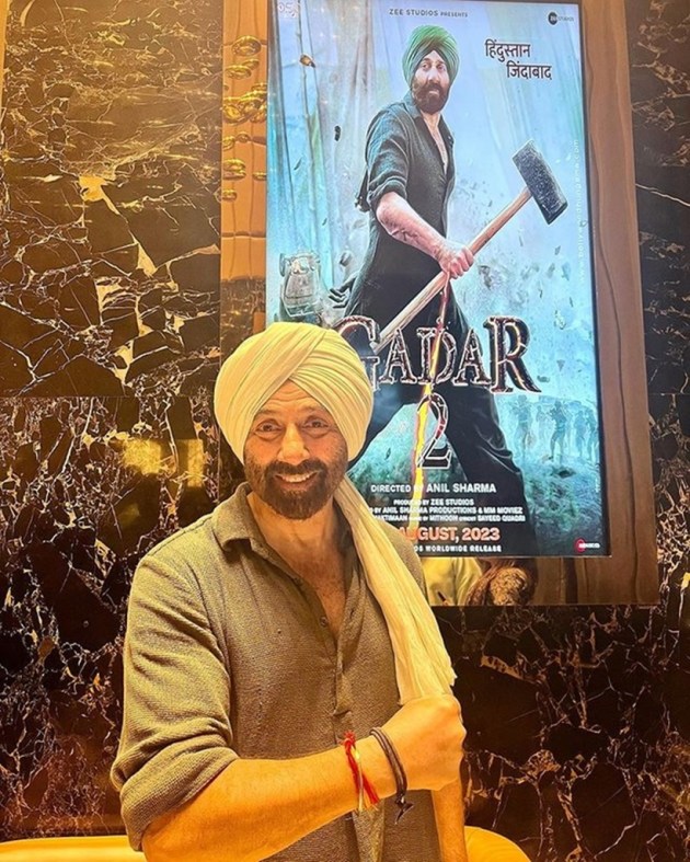 Sunny Deol posts message as Gadar 2 crosses the Rs 400 crore mark | Entertainment Gallery News ...