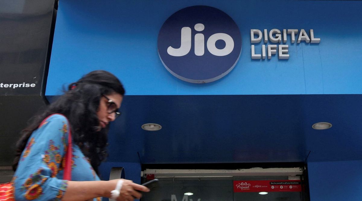Reliance Jio launches Netflix subscription on prepaid plans ...