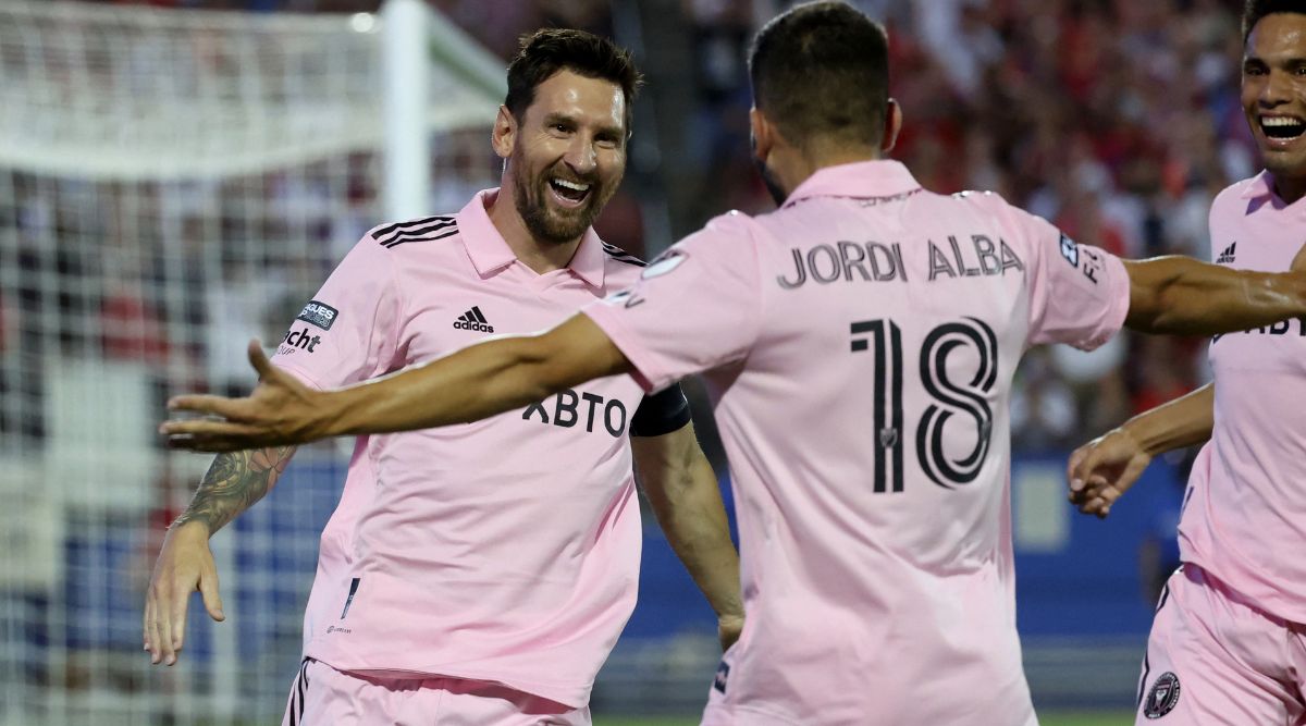 WATCH: Jordi Alba turns back the clock to old Barca days, sets up ...