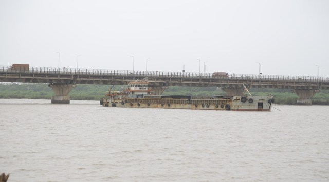 Loaded barge hits pillar of ONGC Bridge in Surat; no major damage, say ...