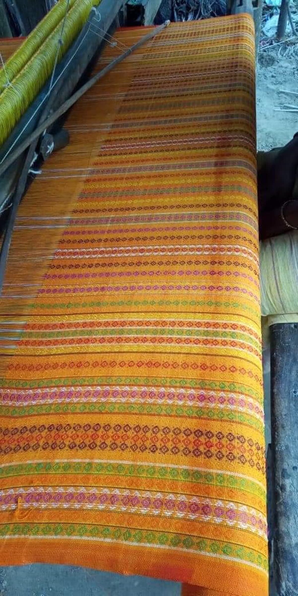 Songs of Ahimsa Silk: Celebrating the spirit of ‘Eri’ this National Handloom Day | Fashion News ...