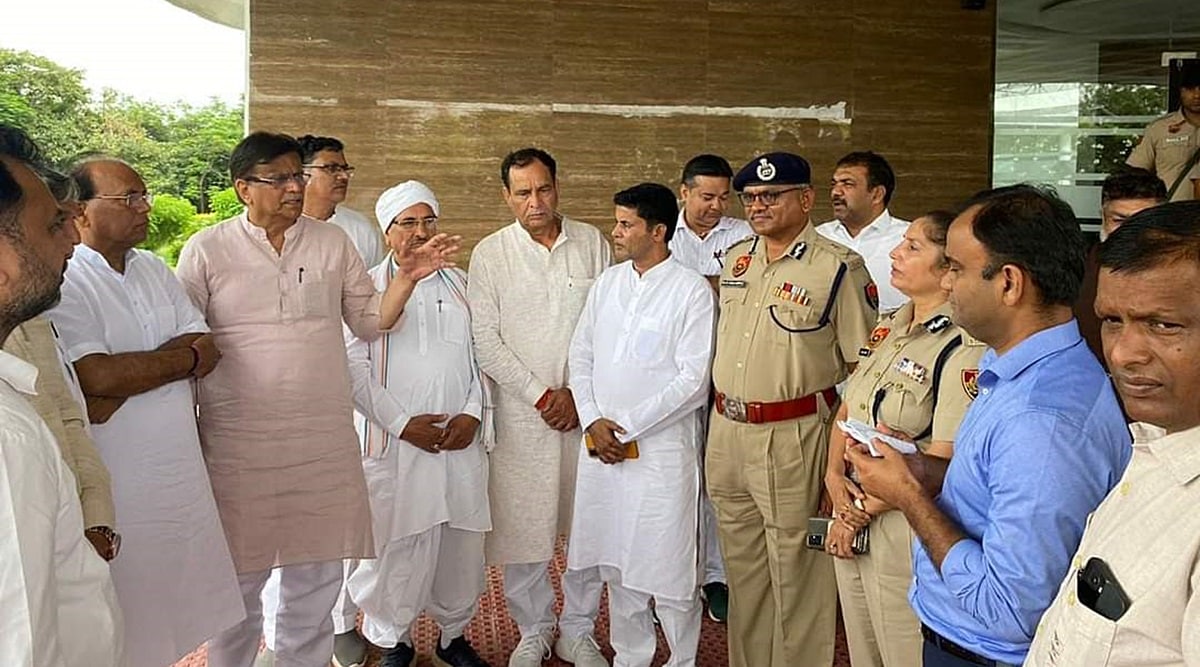 After stopping AAP & Cong, BJP delegation led by Haryana chief visits ... After stopping AAP & Cong, BJP delegation led by Haryana chief visits ...