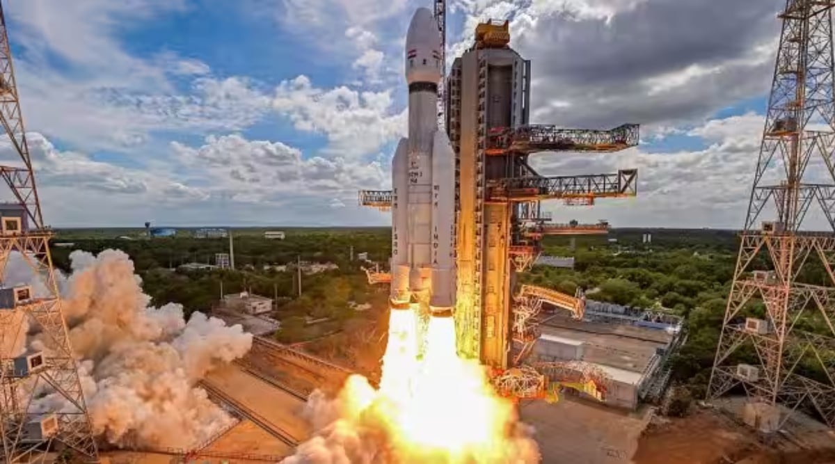 Chandrayaan enters moon orbit: ‘Feeling lunar gravity’ | Technology ...