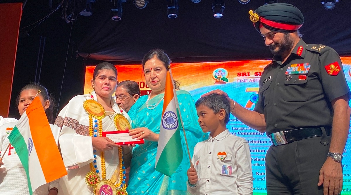 Gallantry awardees, kin of soldiers who laid down lives felicitated’ | Mumbai News - The Indian ...